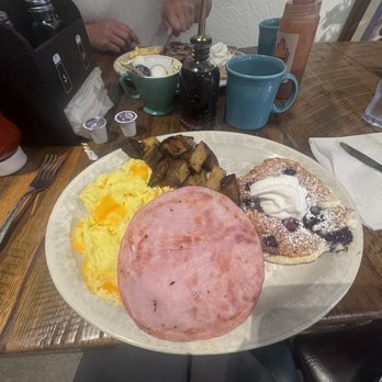 CAFE RAYMOND - Updated April 2025 - 519 Photos & 414 Reviews - 2009 ...