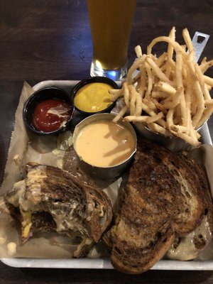 TAPHOUSE 41 - 199 Photos & 303 Reviews - Burgers - 2101 W 41st St ...