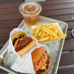 SHAKE SHACK PASADENA - Updated July 2025 - 533 Photos & 426 Reviews ...