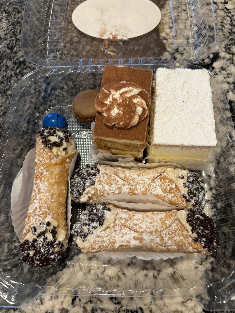 EURO BAKERY - Updated December 2025 - 35 Photos & 39 Reviews - 15440 N ...