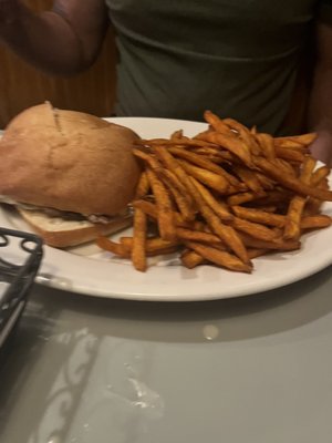 THE PROFILE TAVERN - 23 Reviews - 2 Crossroad Dr, Freetown ...