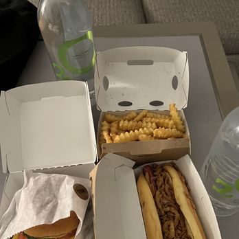 SHAKE SHACK WEST END PORTLAND - Updated February 2025 - 103 Photos & 79 ...