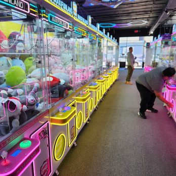 MAX FUNLAND - Updated September 2025 - 43 Photos - 3901 8th Ave ...