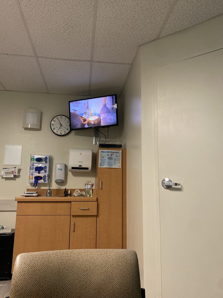 KAISER PERMANENTE DOWNEY MEDICAL CENTER - Updated May 2025 - 273 Photos ...