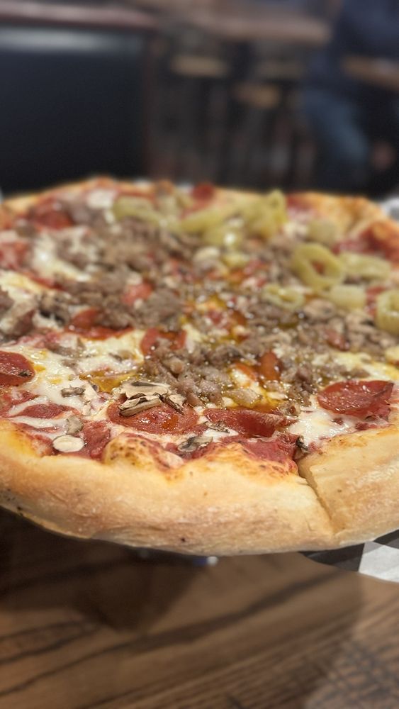 HIWAY PIZZA PUB - Updated October 2025 - 31 Photos & 83 Reviews - 1301 ...