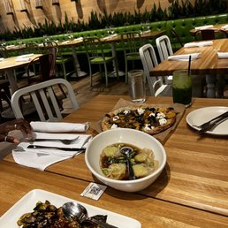 TRUE FOOD KITCHEN - Updated July 2025 - 1237 Photos & 748 Reviews ...