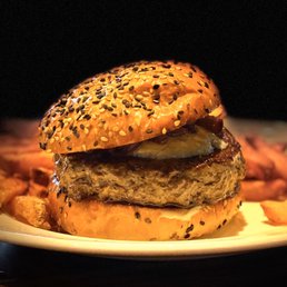 THE CAPITAL BURGER - 984 Photos & 750 Reviews - 1005 7th St NW ...