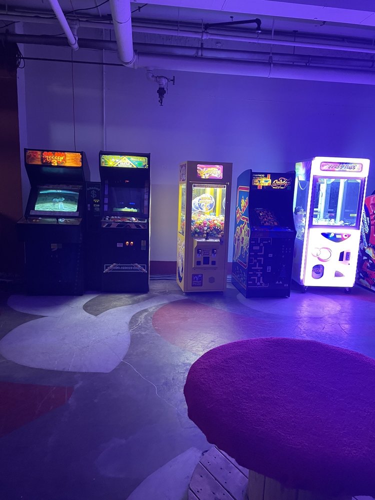 SKATE LUVERS ROLLER PALACE - Updated January 2025 - 15 Photos - 1684 ...