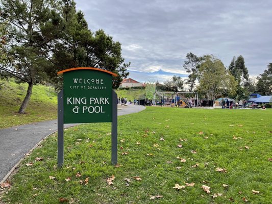 KING POOL - Updated October 2025 - 10 Photos & 22 Reviews - 1700 ...