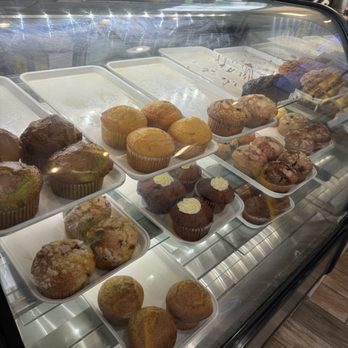 NEIL’S DONUTS - Updated August 2025 - 175 Photos & 122 Reviews - 211 S ...