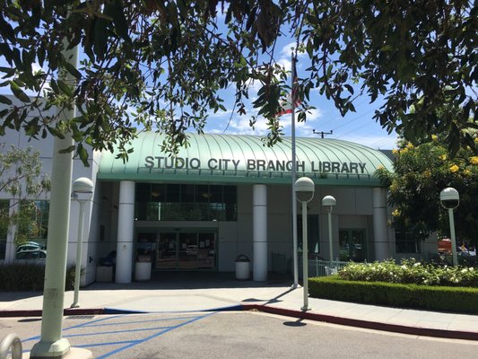 STUDIO CITY BRANCH LIBRARY - Updated December 2025 - 27 Photos & 77 ...