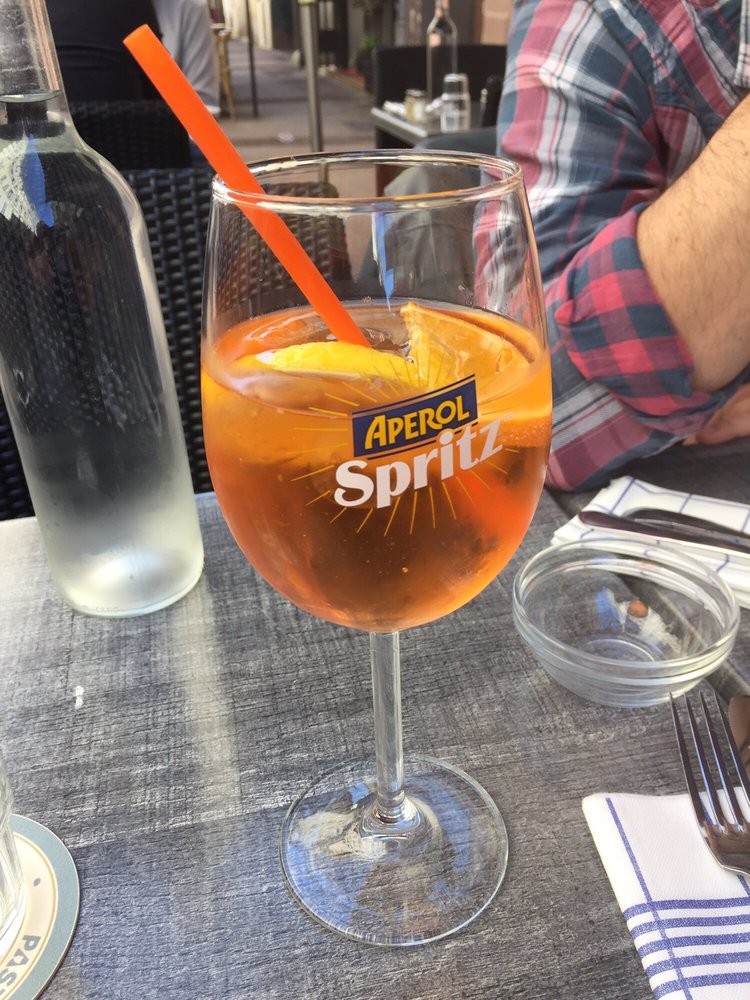 PASTIS ET OLIVES - 27 rue Sainte, Marseille, France - Cocktail Bars ...