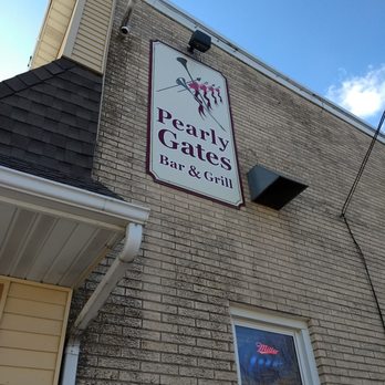 PEARLY GATES BAR & GRILL - Updated October 2025 - 11 Photos & 19 ...