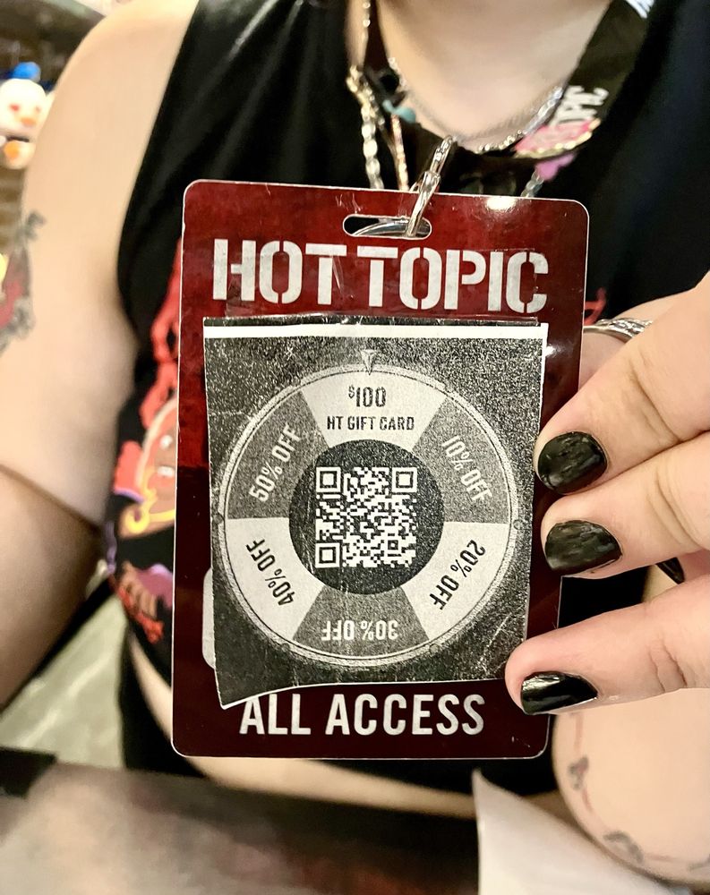 HOT TOPIC - Updated September 2024 - 4800 Hulen Mall, Fort Worth, Texas ...