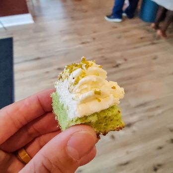 YAZ’S TABLE BOUTIQUE CAFE & BAKERY - Updated September 2025 - 79 Photos ...