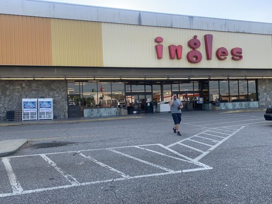 INGLES MARKET INC NUMBER 78 - Updated June 2025 - 13 Photos - 3219 ...