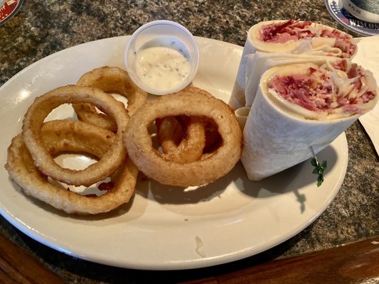 ROOKIE’S SPORTS BAR & GRILL - 18 Photos & 12 Reviews - 325 N Appleton ...