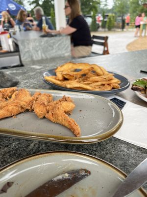 TOWNE TAVERN AND TREEHOUSE - Updated May 2025 - 72 Photos & 97 Reviews ...