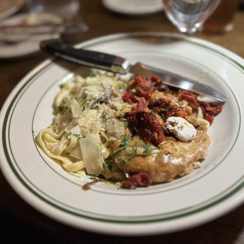 TABLE AT THE HICKORY INN - Updated December 2025 - 86 Photos & 95 ...