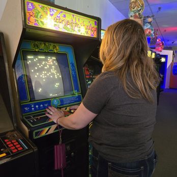 UNDERGROUND RETROCADE - Updated October 2025 - 90 Photos & 78 Reviews ...