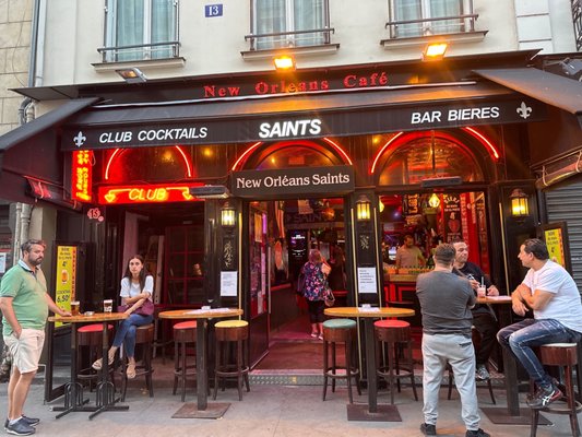 NEW ORLEANS SAINTS BAR - Updated November 2024 - 13 Photos - 13 Rue du Petit Pont, Paris, France ...
