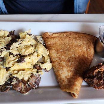 BLUE DAISY - 2727 Photos & 2034 Reviews - 609 Broadway, Santa Monica ...