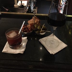 THE CLUB BAR AT THE PENINSULA BEVERLY HILLS - 39 Photos & 18 Reviews ...