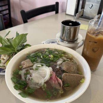 PHO 75 - Updated January 2025 - 541 Photos & 671 Reviews - 1122 ...