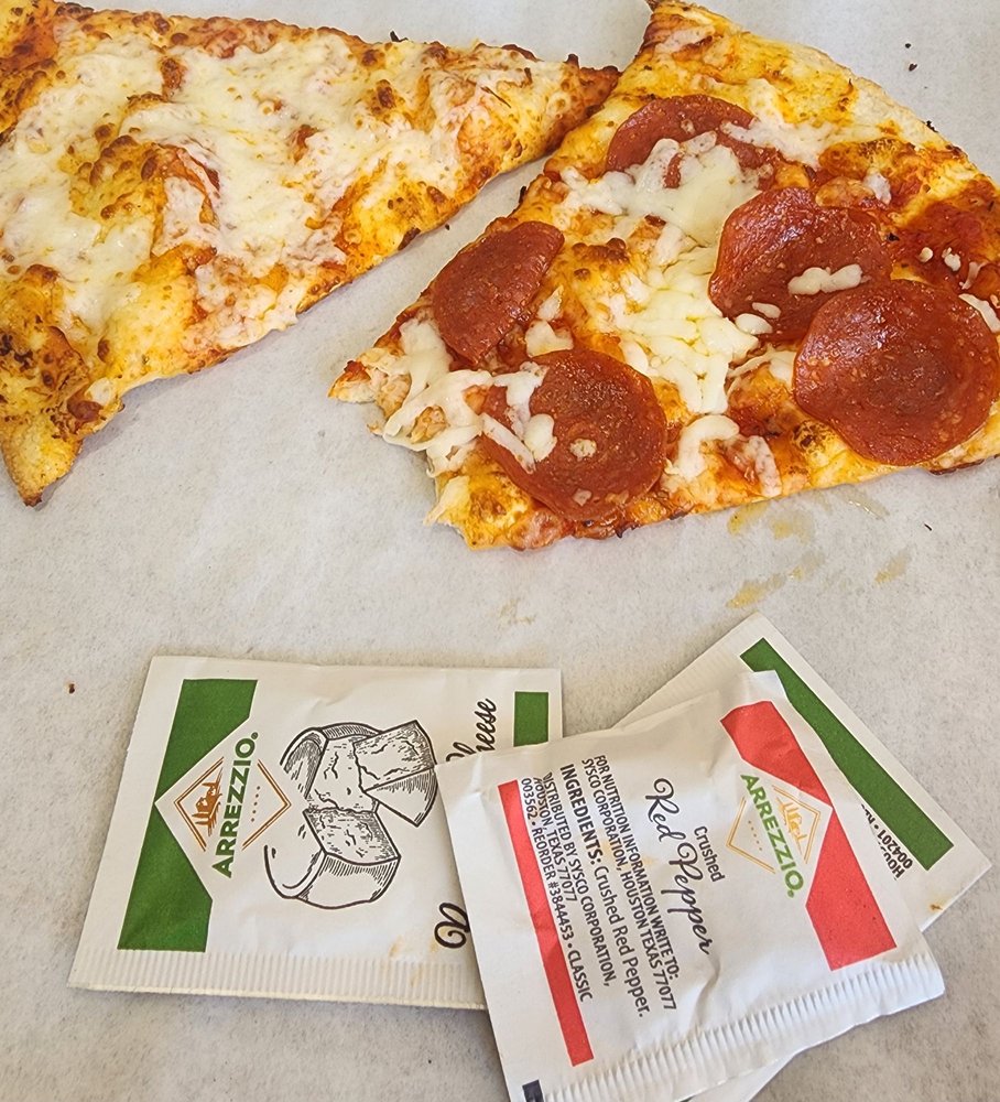 CHEZEE PIZZA - Updated October 2025 - 33 Photos & 37 Reviews - 14919 SE ...