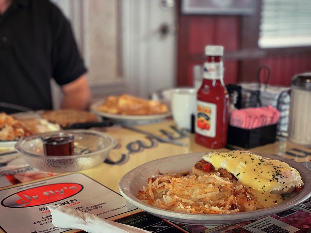 CARTHAGE FAMILY RESTAURANT - Updated August 2024 - 79 Photos & 25 ...