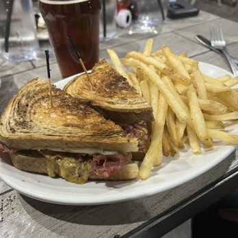 STATE 48 BREWERY - Updated September 2024 - 749 Photos & 1163 Reviews ...