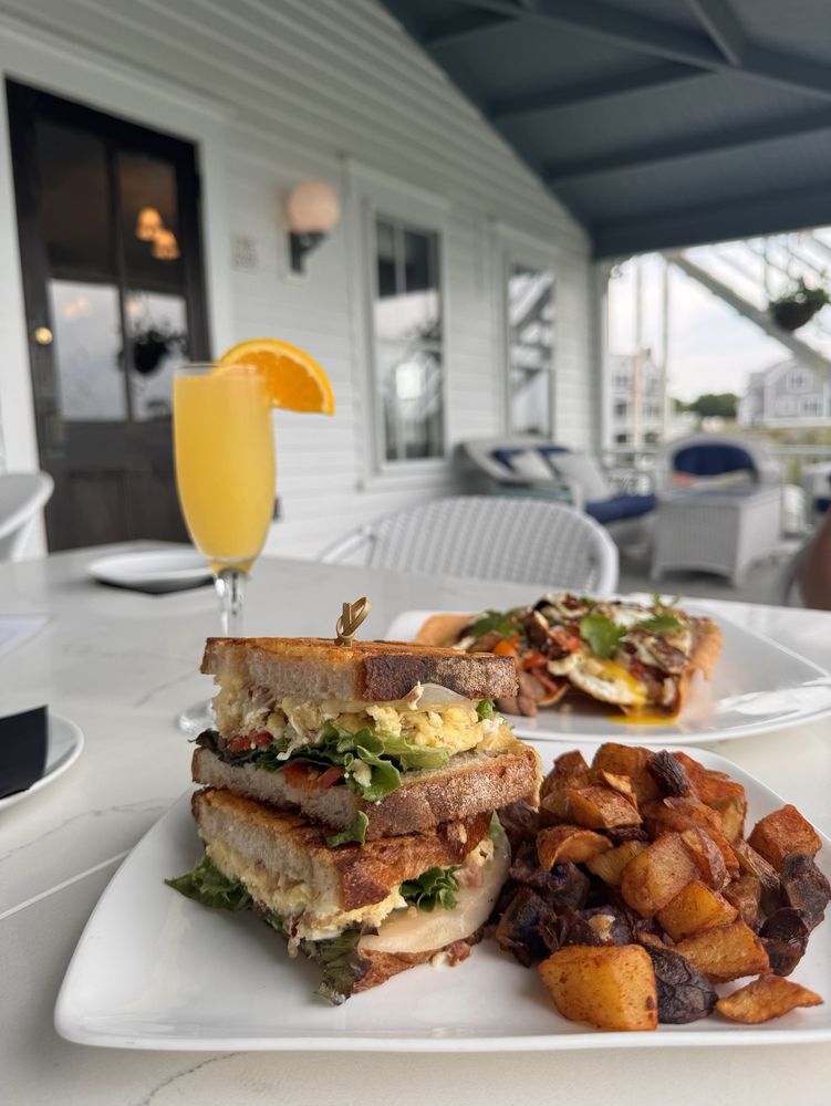 ATLANTIC INN - Updated August 2025 - 96 Photos & 98 Reviews - 359 High ...