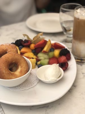 LEMÉAC - 569 Photos & 279 Reviews - 1045 Avenue Laurier O, Montréal ...