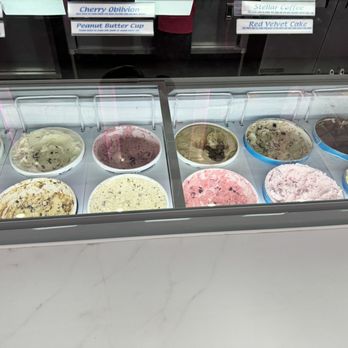 SCOOPS ICE CREAM & MILKSHAKE BAR - Updated December 2025 - 93 Photos ...