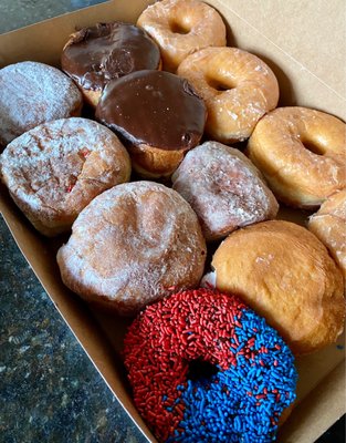 DONNA’S DONUTS - Updated May 2025 - 81 Photos & 229 Reviews - 2106 Main ...