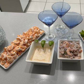 THE FISH PLUG - Updated December 2025 - 35 Photos - 2500 W 78th st ...