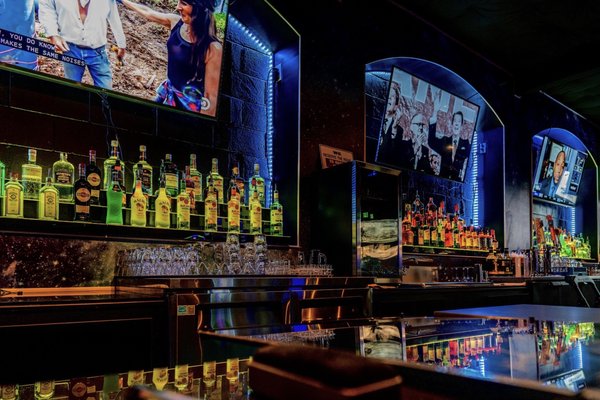 MY WAY LOUNGE - Updated October 2024 - 40 Photos & 15 Reviews - 2929 SE ...