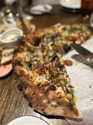 THE HALL’S PIZZA KITCHEN - Updated October 2025 - 862 Photos & 707 ...