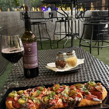 ENGINE 8 URBAN WINERY - Updated December 2025 - 467 Photos & 220 ...