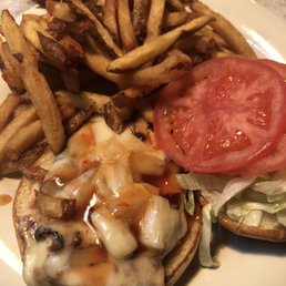 MAPLE CITY TAPS & EATERY - Updated July 2025 - 36 Photos & 73 Reviews ...
