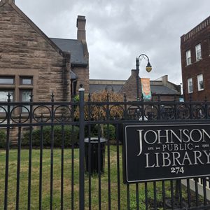 BERGENFIELD PUBLIC LIBRARY - Updated October 2025 - 10 Photos & 11 ...
