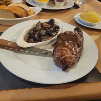 COSTAS INN - Updated March 2025 - 499 Photos & 416 Reviews - 4100 N ...