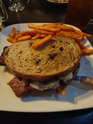 BONFIRE BURGERS & BOURBON - 188 S Main St, Amherst, Virginia - Salad ...