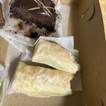 KIEDROWSKIS BAKERY - Updated December 2025 - 129 Photos & 138 Reviews ...