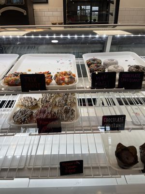 EPIC DONUTS - Updated October 2025 - 11 Photos - 102 Dees Dr ...