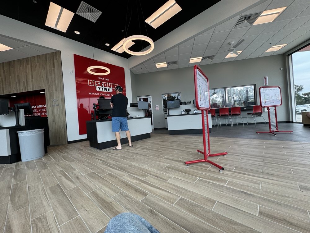 DISCOUNT TIRE - Updated December 2025 - 17 Reviews - 8023 Rosson Dr ...