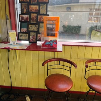 BURGER CACHE - Updated October 2025 - 33 Photos & 68 Reviews - 2126 E ...