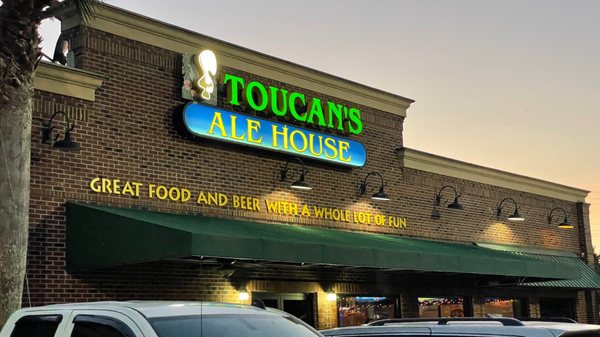 TOUCANS ALE HOUSE - 95 Photos & 202 Reviews - 2450 Perry Ln Rd ...