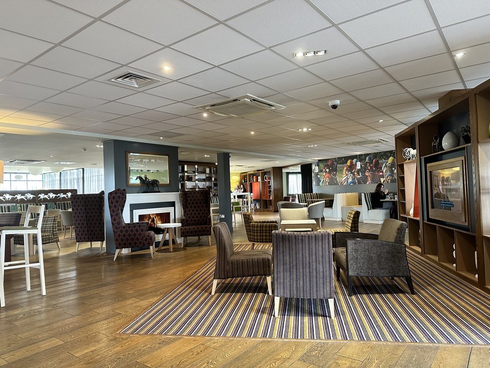 HOLIDAY INN - HUNTINGDON RACECOURSE - Thrapston Rd, Brampton ...
