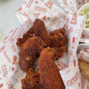 THE RED CHICKZ - Updated June 2024 - 688 Photos & 640 Reviews - 557 S ...